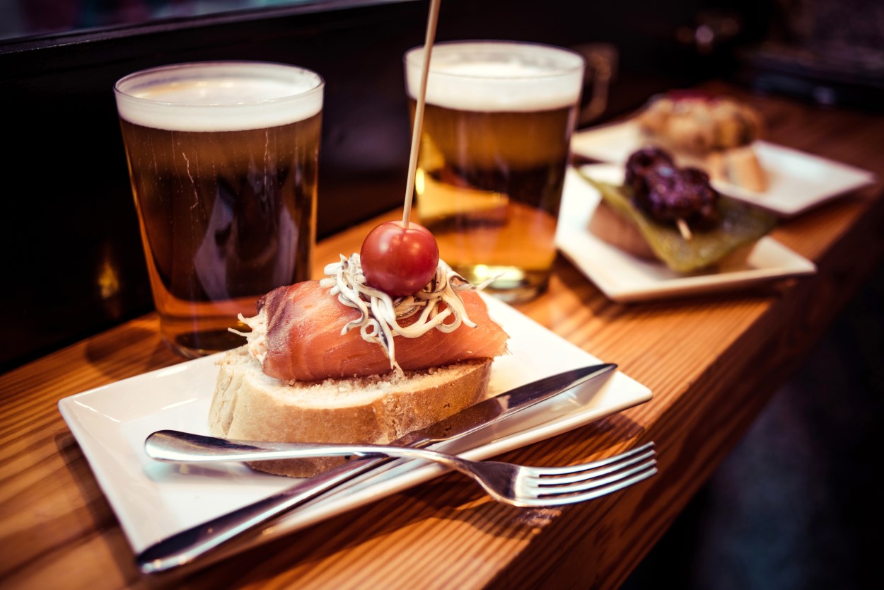 La Ruta de la Tapa en Granada: ¿Cómo hacerla? | OcioJoven.Life La Ruta de la Tapa en Granada: ¿Cómo hacerla? | OcioJoven.Life